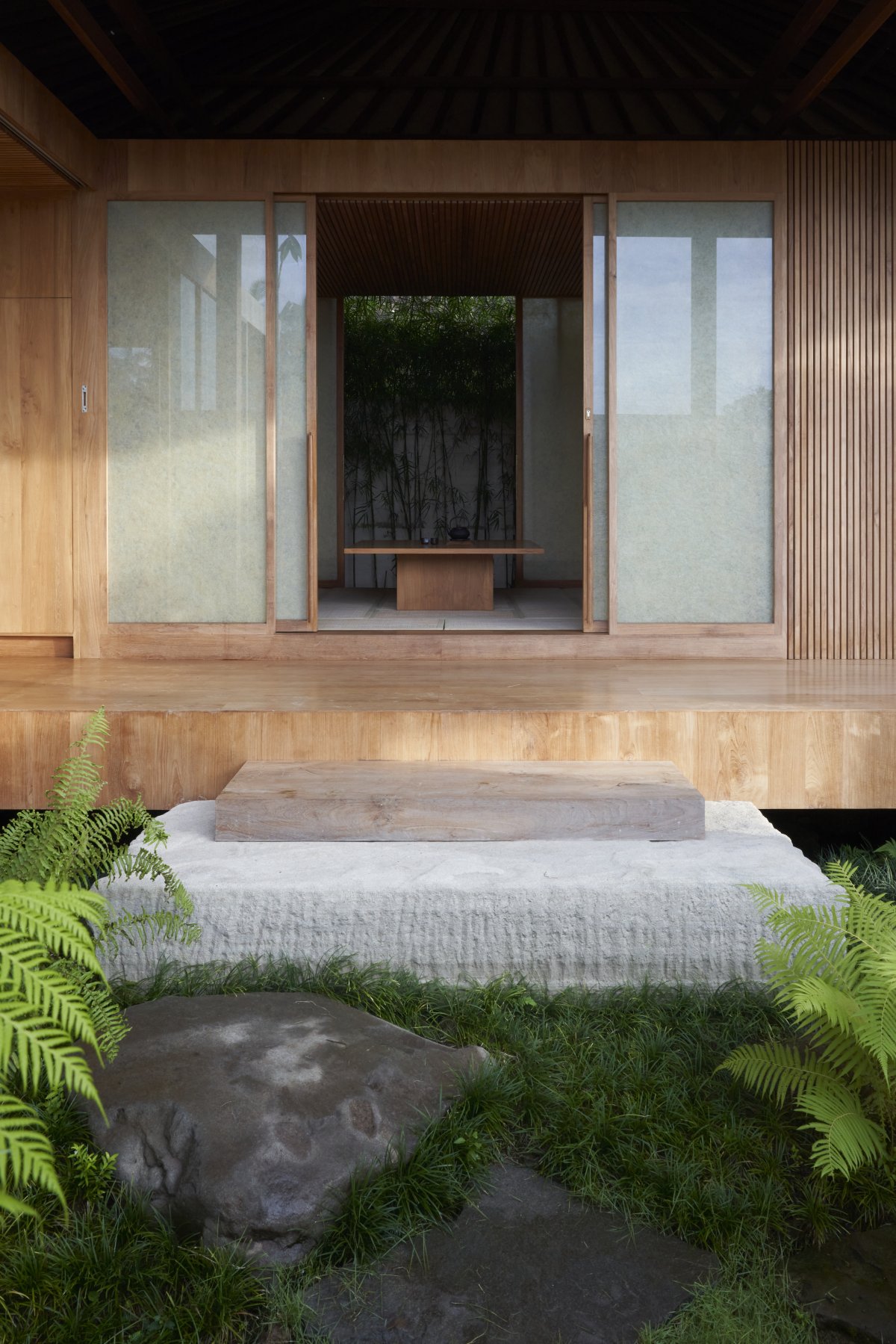 YINJISPACE - Blancostudio x HER